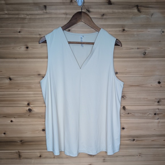 Lulu-B | Tops | Lulub Womens Xl Cream Sleeveless Vneck Top Nylon ...